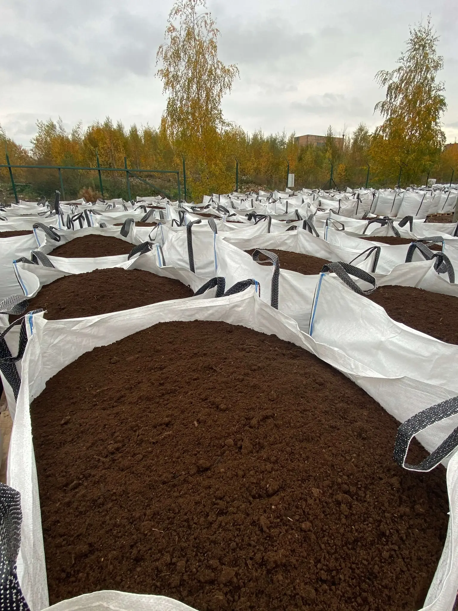 Eesti must muld kompostiga (1000l big-bag) – Bioplus